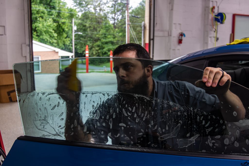 Automotive Tint - LLUMAR FormulaOne Pinnacle - Pro-Tint Window Tinting